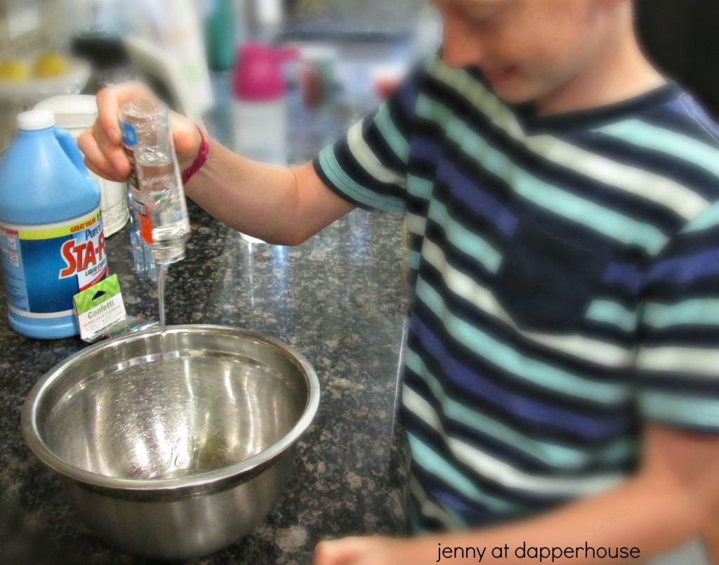 DIY Holiday Slime Science Activity for Curious Kids - Jenny at dapperhouse