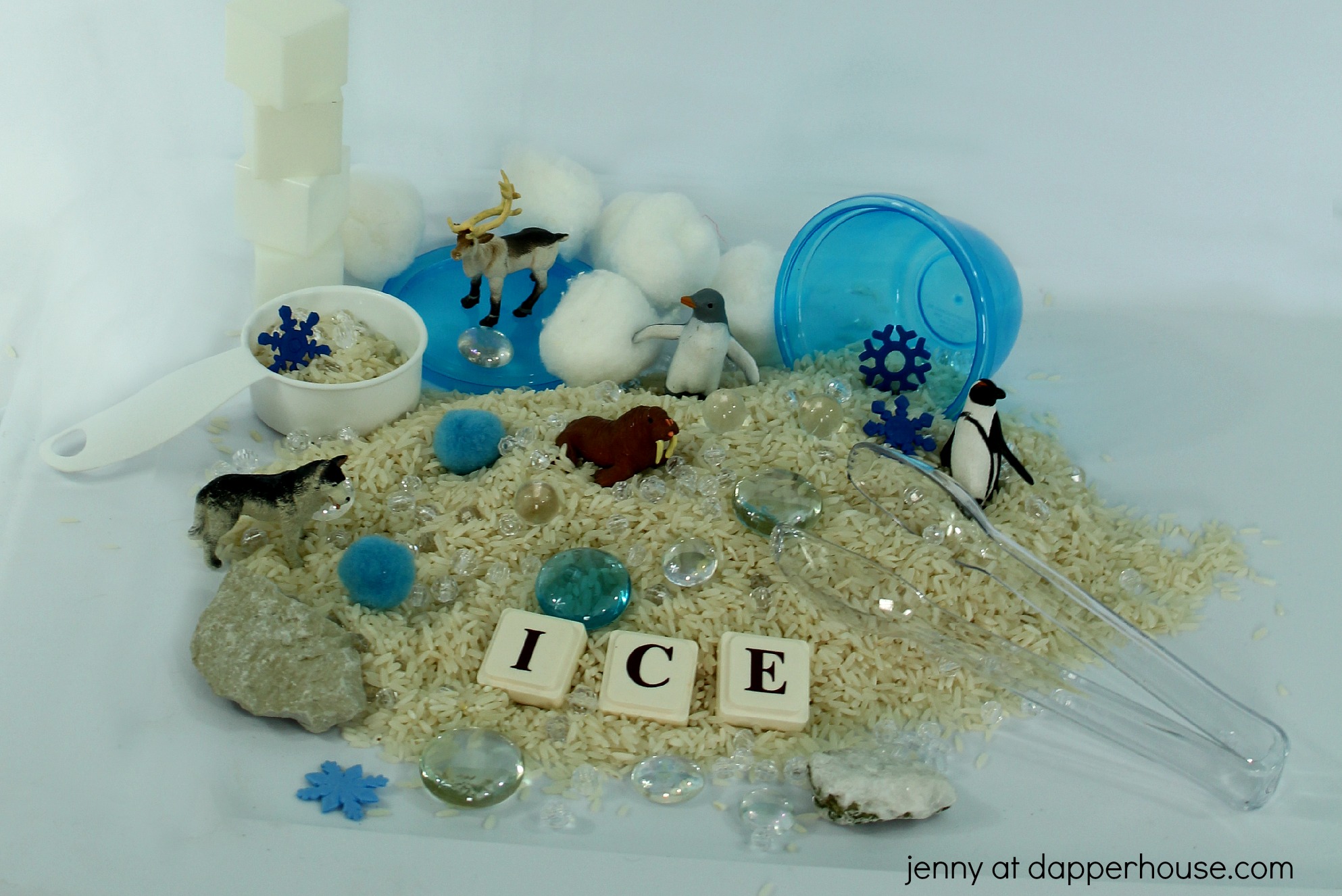 How to Make An Arctic Themed Sensory Bin - Jenny at dapperhouse