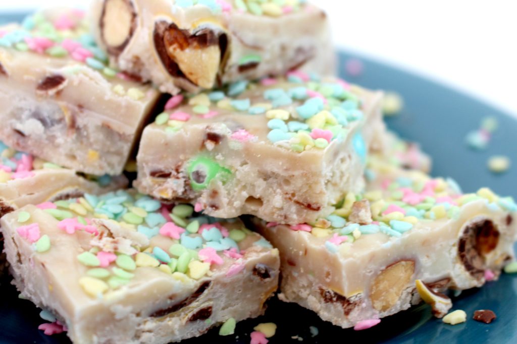 The Very Best Easy Easter Fudge Recipe - Jenny at dapperhouse