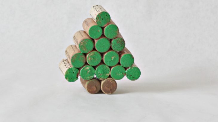 DIY Wine Cork Christmas Tree Craft