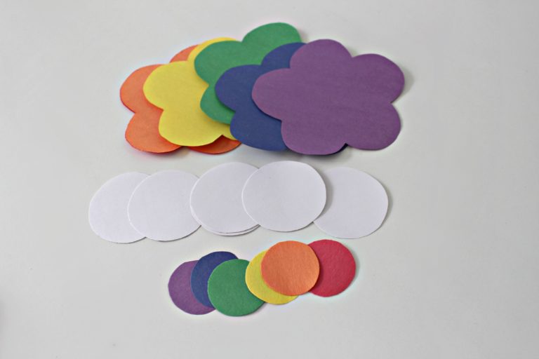 DIY Color Matching Flower Learning Game for Kids - Jenny at dapperhouse